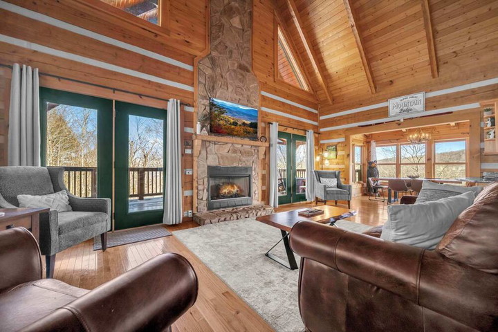 Hot Tub Hideaway | Beech Mountain Chalet - Banner Elk, NC