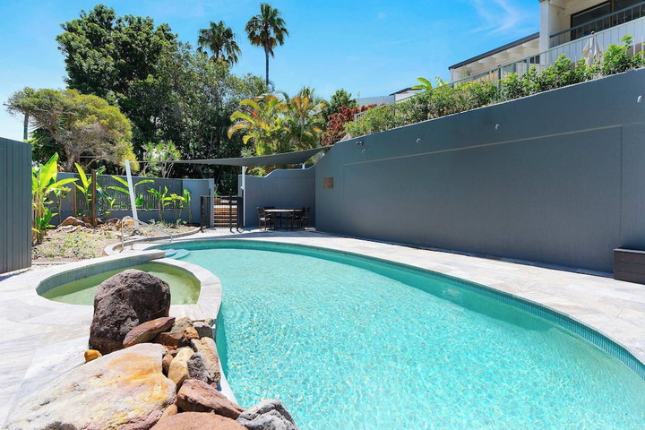 Yarraga Tropical Escape With Pool & Private Rooftop - ノーサ・ヘッズ