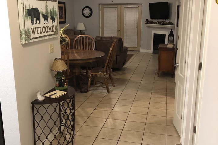 Mountain View Condo - Spacious Condo To Make You Feel At Home In Pigeon Forge Tn - Pigeon Forge, TN