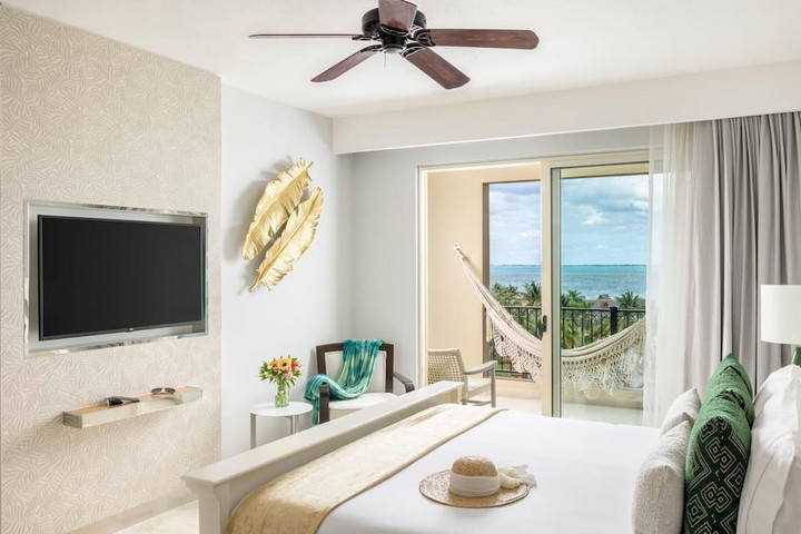 Deluxe Room At The Luxury Beach Resort & Spa In Villa Del Palmar Cancun - Isla Mujeres