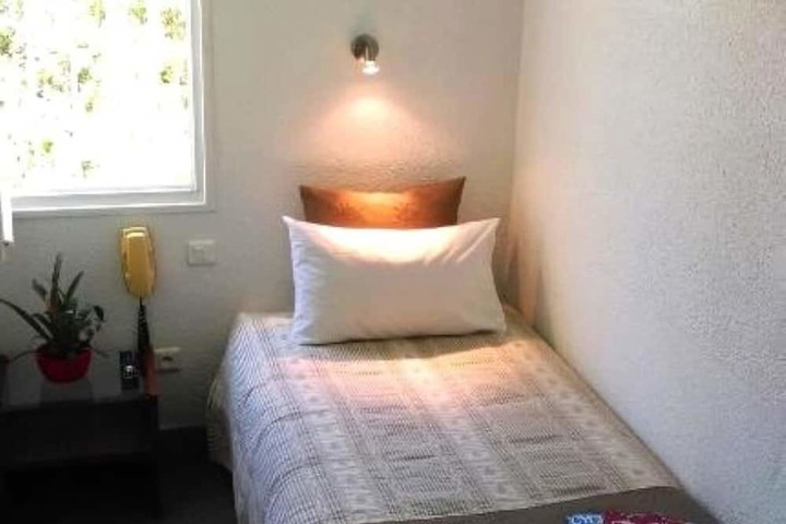 Peaceful Retreat Near The Mountains! Free Parking, Onsite Restaurant! - Lourdes