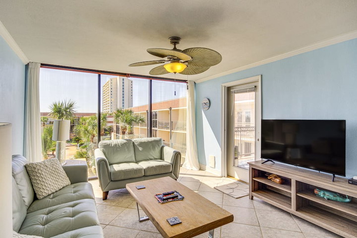 Biloxi Condo W/ Pool Access - Steps To Beach! - Biloxi, MS