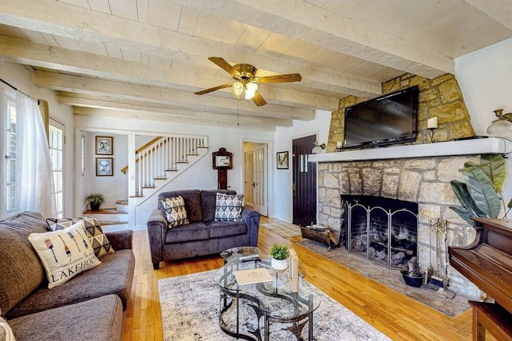 Vintage Cottage With Wood Fireplace & Deck - Walk To Arrowhead Village - San Bernardino, CA