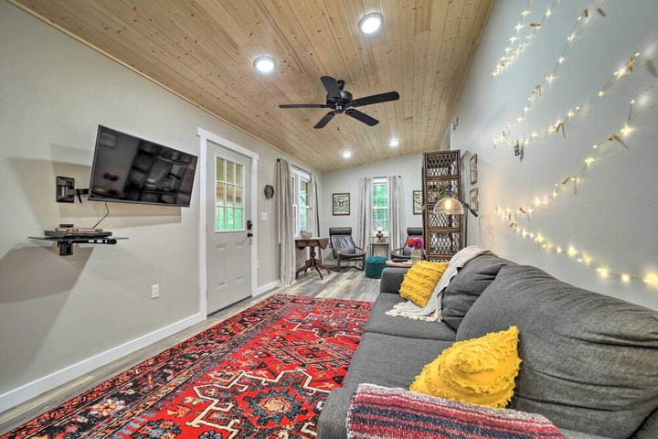 Cozy Mountainside Studio Nestled In The Trees - Sylva, NC