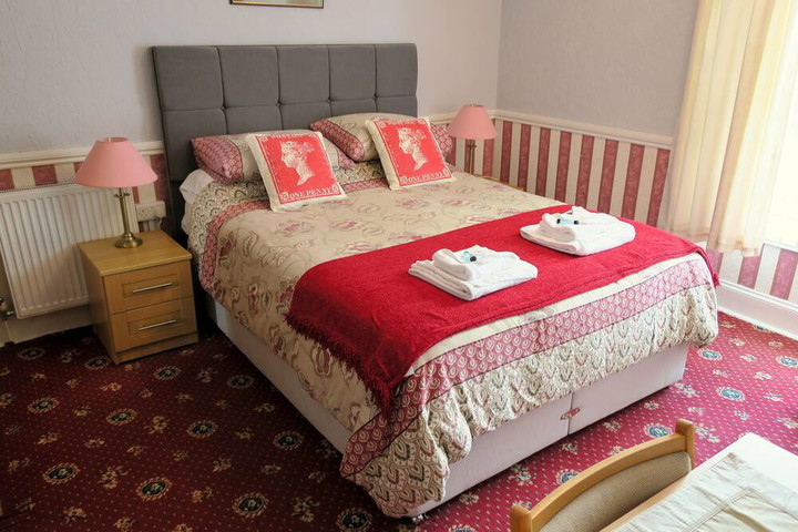 7- Double Room W/shower - Kings Cross - Room 7 - Paignton