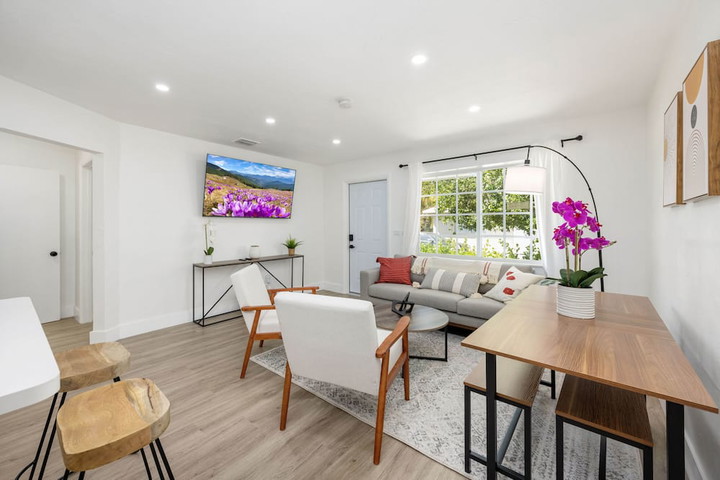 3br Smart Home, Close To Airport, Fast Wifi, Free Private Parking, Patio & Grill - Hialeah, FL