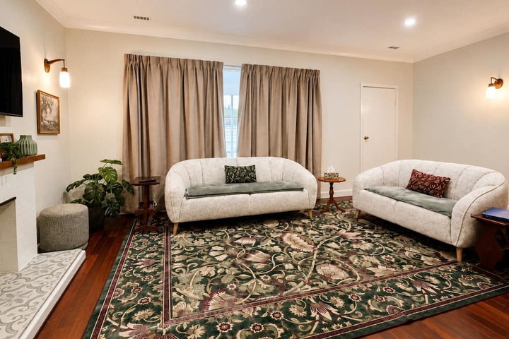 Casa Bella Stylish Art Deco Retreat In The Heart Of East Bunbury - Bunbury