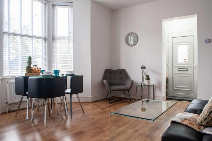 Appartement Idéal Pour Un Séjour à L'hôpital, Proposé Par Nest Stays - Bedford, Royaume-Uni