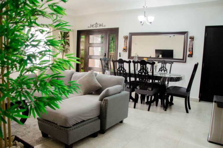 Spacious House In An Exclusive Gated Community - Managua
