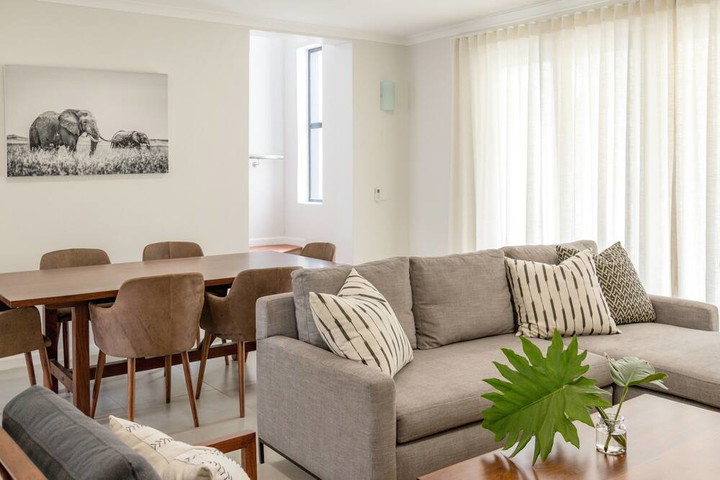 Experience Elegance And A Comfortable Stay In Our 3bedroom Apartment. - Victoria Falls