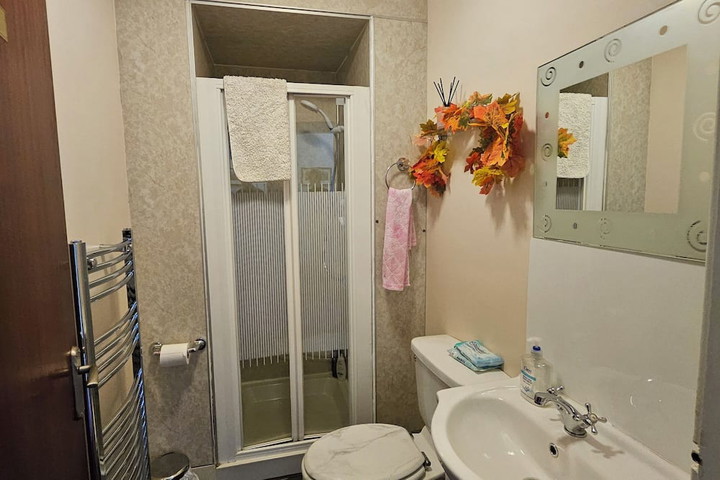 Rm1- Amazing 1-bedroom Ensuit Room With Free Onsite Parking In City Centre - Aberdeen
