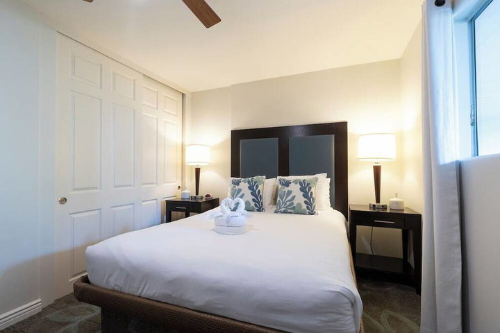 Relax And Unwind In San Clemente's Coastal Gem | 2 Deluxe Units | Outdoor Pool - San Clemente, CA