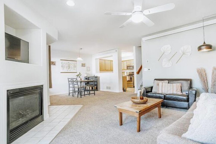 Pet Friendly 3-bedroom Townhome Close To Boulder, Denver And Rocky Mountain - Longmont, CO