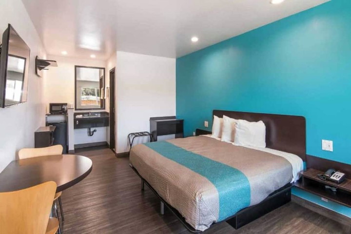 1 King Bed | Non-smoking, Micfridge - Pasadena, CA
