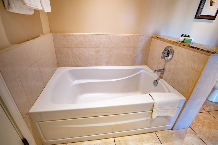1 Bedroom Partial Ocean View At Honua Kai Resort & Spa, Outdoor Pool Near Beach - Maui, HI