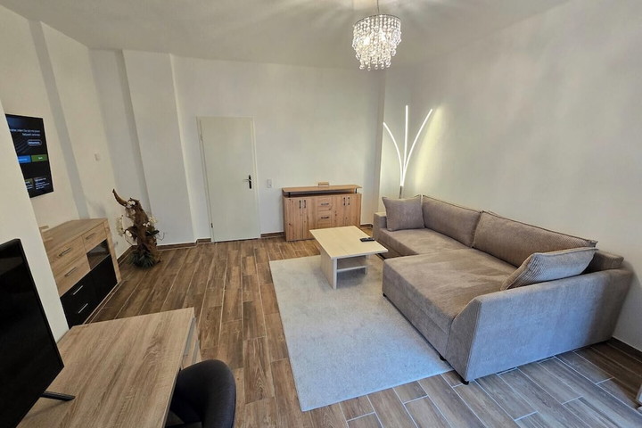 Executive Apartment + Terrace + Private Parking Space - Chemnitz