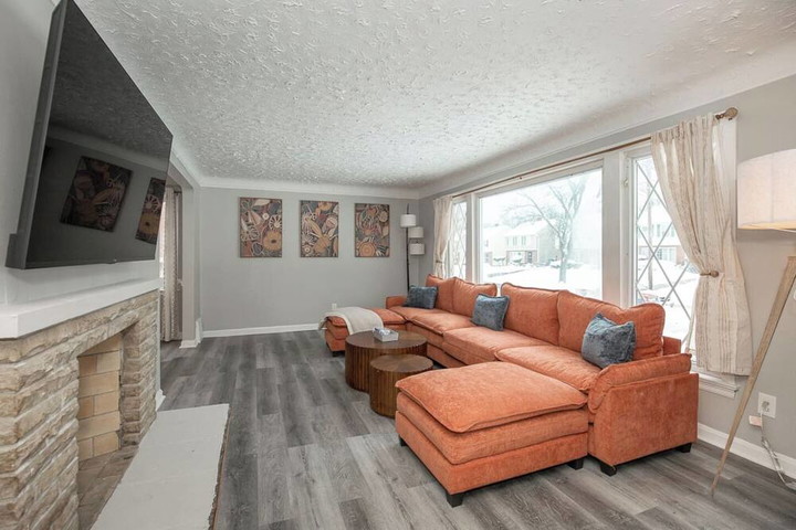 Charming And Relaxed Home Close To Downtown - Shaker Heights, OH