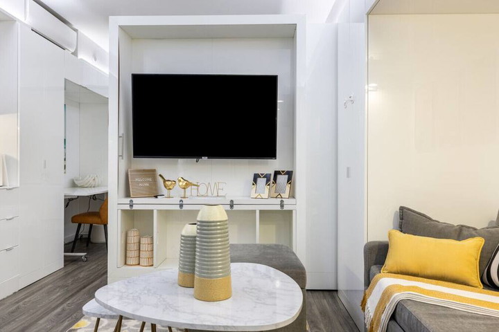 Sleeps 3 | Case Western + Uni Circle + Parking - Cleveland, OH
