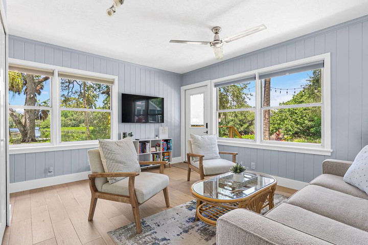 Waterfront Cottage River Retreat W/ Kayaks, 1/2 Mile To Historic Downtown Bonita - Bonita Springs, FL