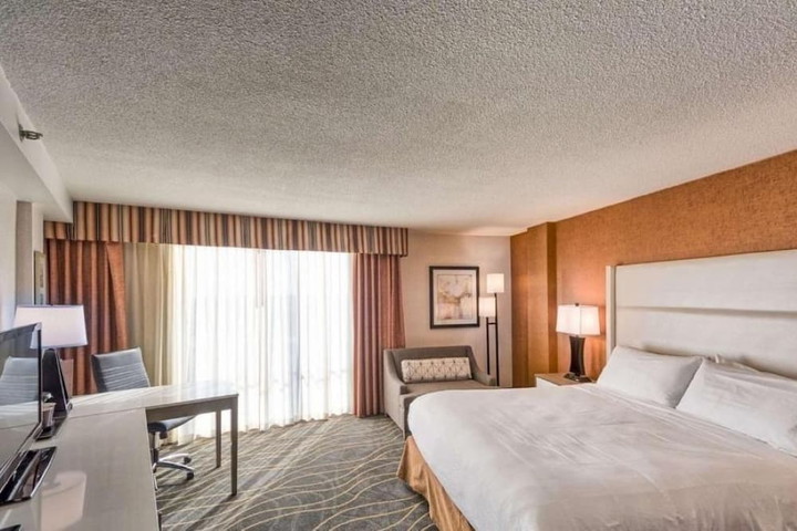 King Room Near Maine Mall W/ Heated Indoor Pool & Free Parking - Scarborough, ME