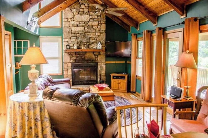 Cozy 2 Bedroom Cabin W/hot Tub - Sierra Nevada