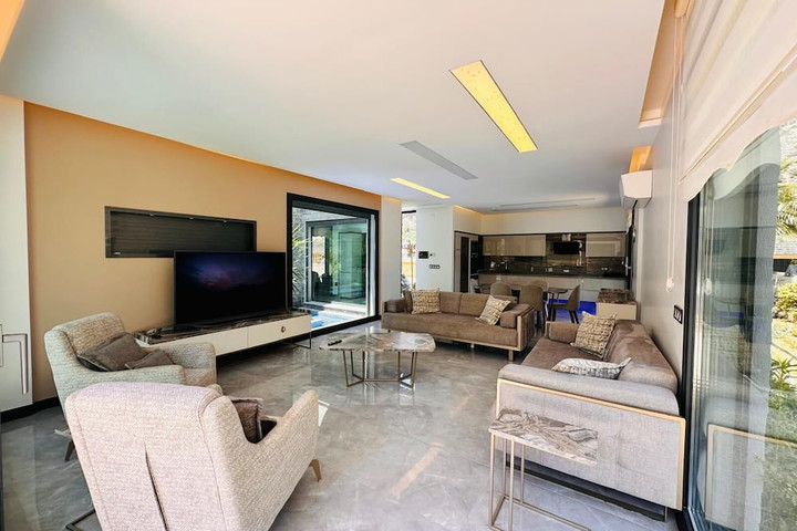 Spacious Garden & Luxury Family Villa With Private Pool In Kusadasi - Kuşadası