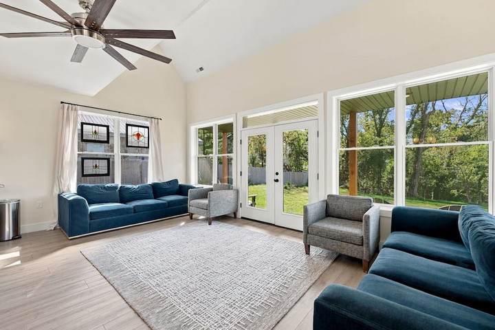 New, Contemporary House In Historic Harpers Ferry - Harpers Ferry, WV