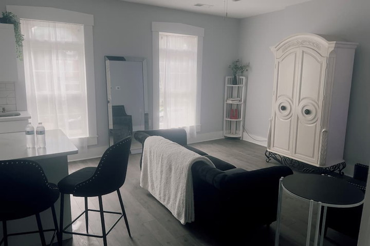 Cozy 1-bedroom Apt In Victorian Era House Minutes Walking To Downtown Lexington - Lexington, KY