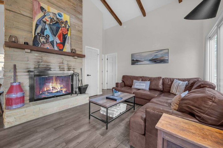 Close To Slopes | Hot Tub | Modern | Deers Visit - Banner Elk, NC