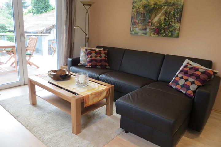 Ferienwohnung 2, 65qm, Balkon, 1 Schlafzimmer, Max. 4 Personen - Grenzach-Wyhlen