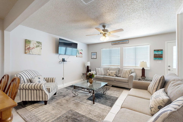 Beachfront Townhome W/ On-site Beach Access, Heated Pool, Patio, Grill, Ac, W/d - Navarre Beach, FL