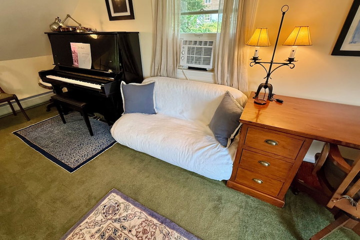 Hotel-like Balcony Suiteprivate Wing&entryensuite Bathviewwalk To Town, Lake - Monterey, MA