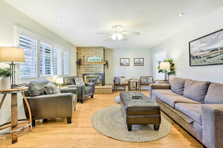 Modern Home In Napa Area W/ Hot Tub & Game Room! - Petaluma, CA