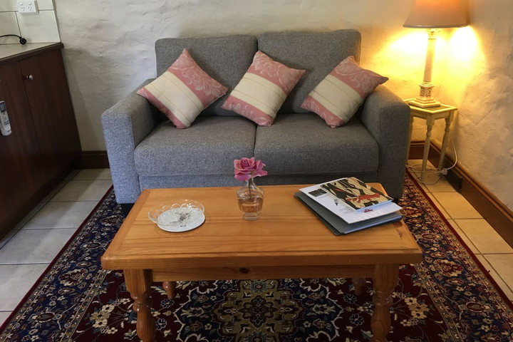 Ideal Location To Explore Historic Strathalbyn, Wineries, Good Food And Scenery - Adelaide