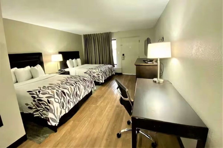 3 Rooms Near Rialto Theatre, University Campus & Tucson Entertainment - Tucson, AZ