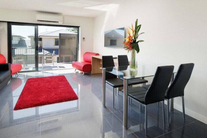 One Bedroom Spa Apartment - Newcastle