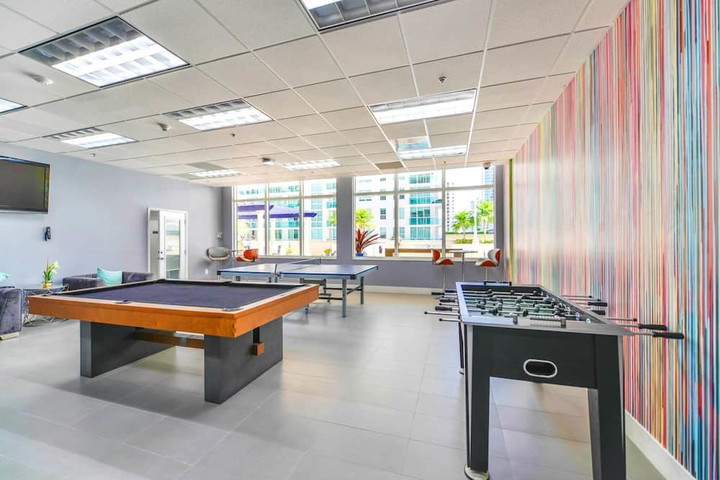 Stunning Brickell Condo | Pool | Ocena View - Miami