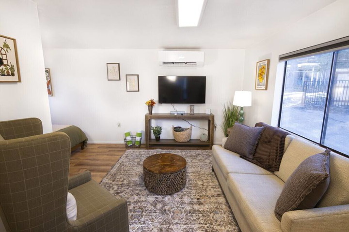 Fox Cabin - Lakefront Property-hot Tub-sleeps 4 - Bass Lake, CA