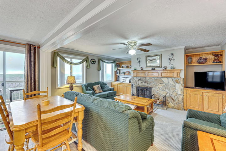 Snowshoe Condo W/ Mtn Views, Walk To Ski Lift - Snowshoe, WV