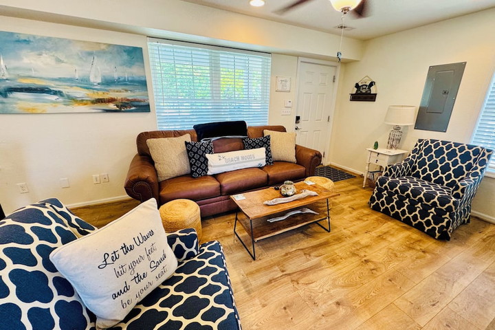 Cape Escape-short Walk To Beach, Pet Friendly, Fenced Yard & Optional Gc Rental - Cape Charles, VA