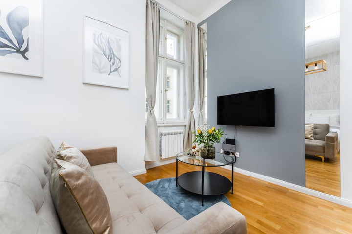 3 Minutes Walking To Wenceslav Square And Muzeum! Cozy Prague City Apartment. - Praga