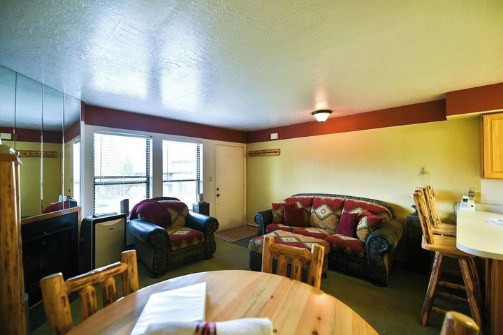 Classic 1br Wolf Lodge Close To Hot Tub - Ogden, UT
