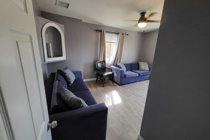 Spacious 6-bedroom House In Charming In Antelope Valley - Palmdale, CA
