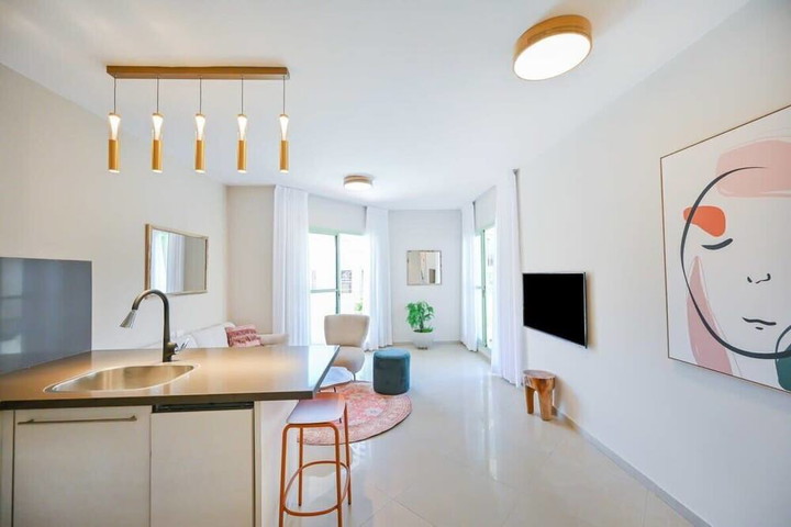 Central Apartment With Jacuzzi Near Bograshov Beach By Holyguest - Israël