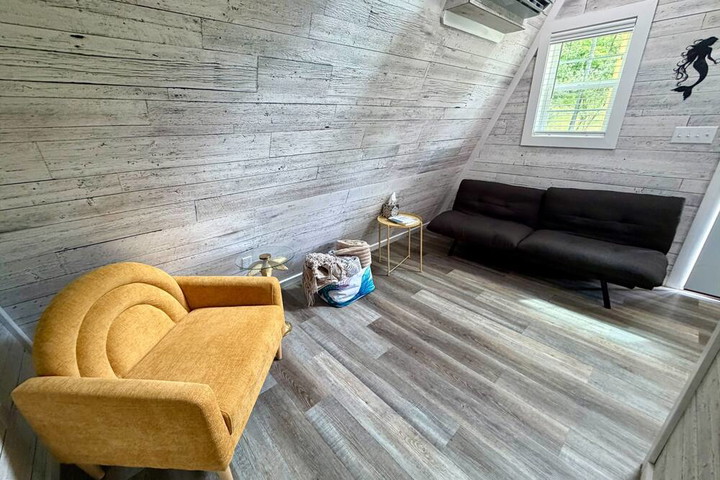 Enchanted Mermaid A-frame | Creek + Fire Pit | Pet Friendly - Cape Girardeau, MO