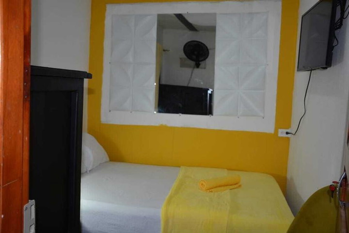 5-bedroom Bed & Breakfast In Wonderful Medellín With Wifi, Ac - Copacabana