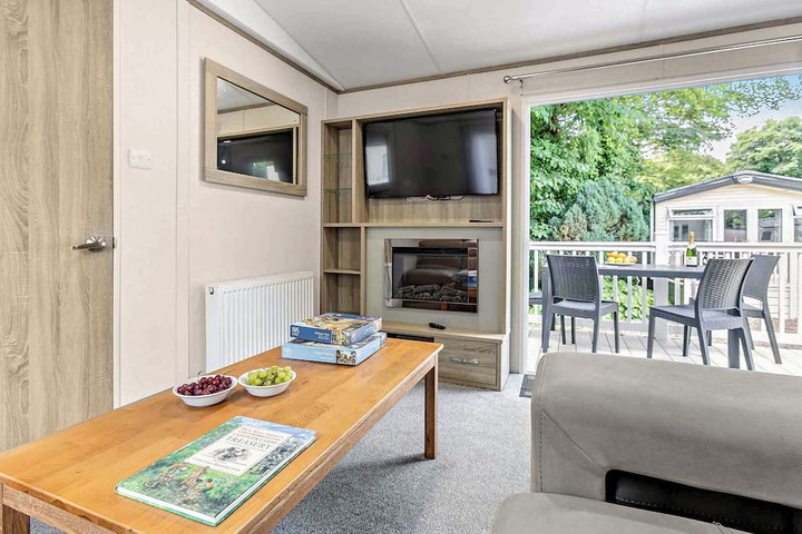 Gold Premium 3 Caravan, Slps 8, Parking & Decking - Windermere