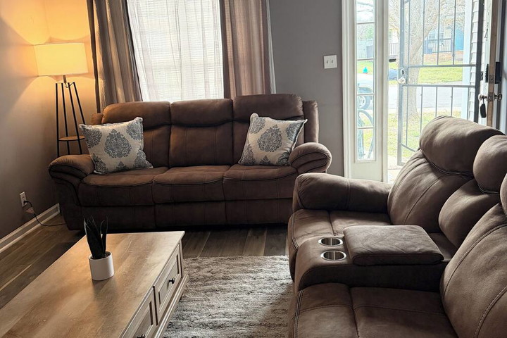 In The Heart Of Clarksville 3 Bedroom, 2 Bath, 5 Beds - 클락스빌