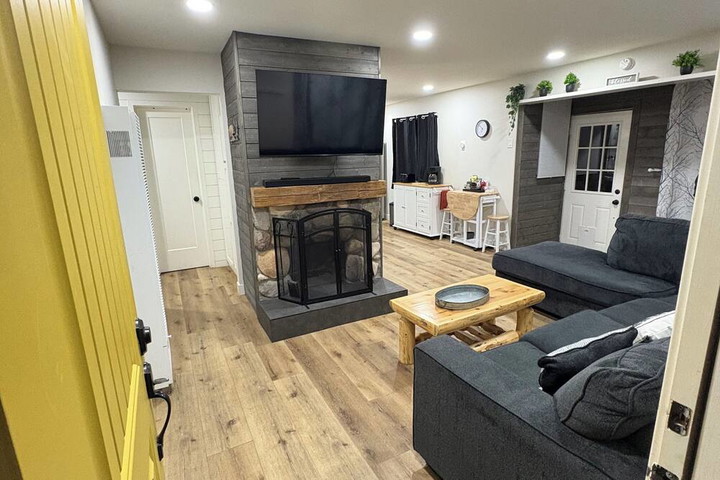 Cozy 2-bedroom Cabin In Beautiful Big Bear Lake With Ac - Big Bear Lake, CA