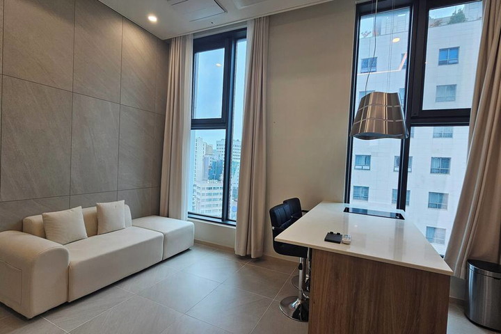 Cozy, Comfortable And Well-located Duplex In Euljiro, The Center Of Seoul. - Seoul